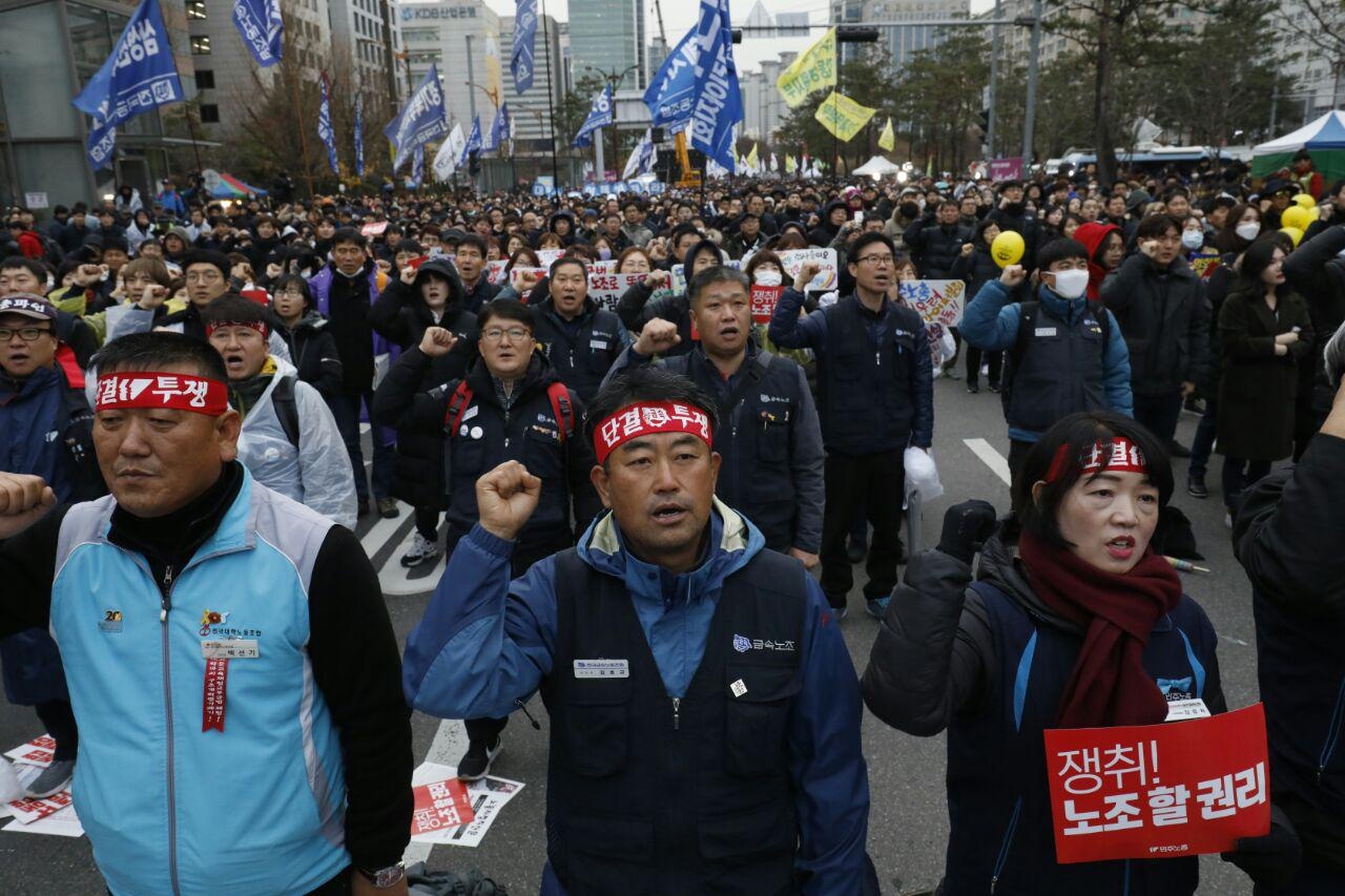 Korean workers down tools in national strike for Chaebol reform ... Korean workers down tools in national strike for Chaebol reform ...
