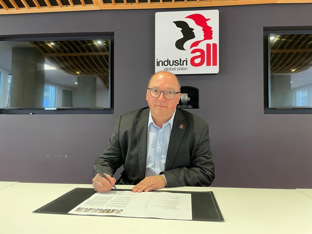 Industriall And Daimler Sign Innovative Global Agreement Industriall