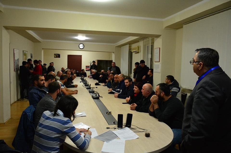 Georgian glass workers create their union after beatings | IndustriALL