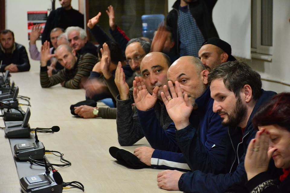 Georgian glass workers create their union after beatings | IndustriALL