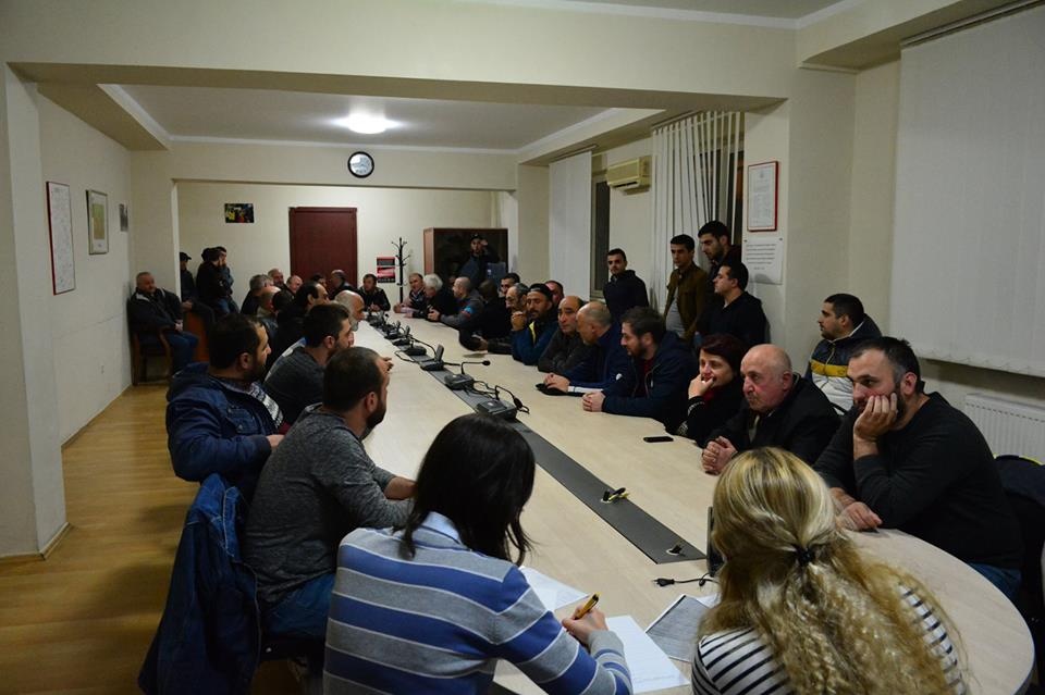 Georgian glass workers create their union after beatings | IndustriALL
