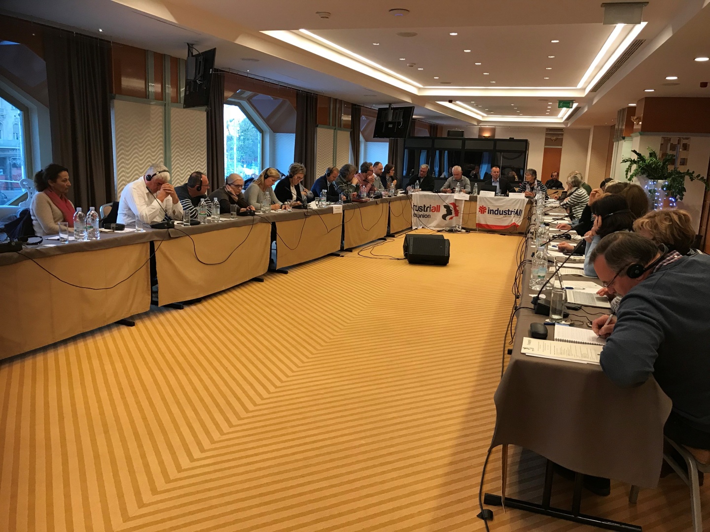 Austrian, Croatian and Slovenian textile unions cooperate on organizing ...