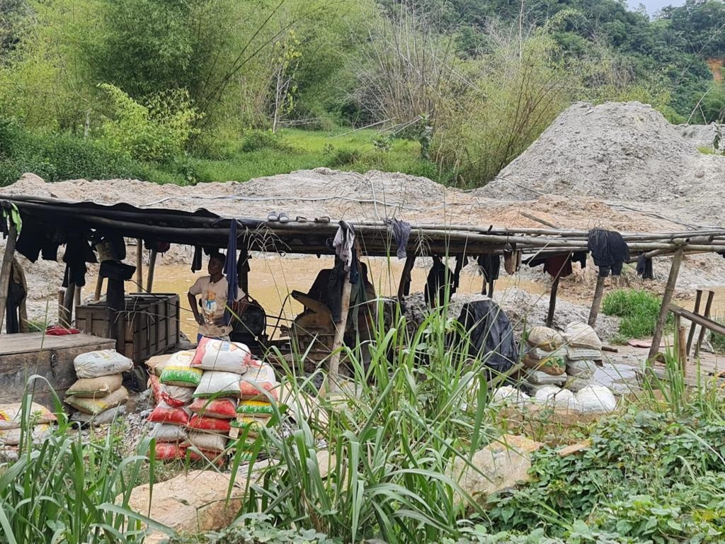 Unions campaign for decent work in artisanal and small-scale mining ...