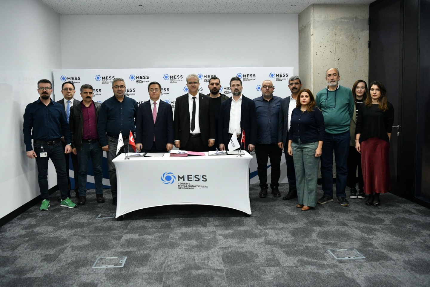 Turkish metal workers continue to resist | IndustriALL