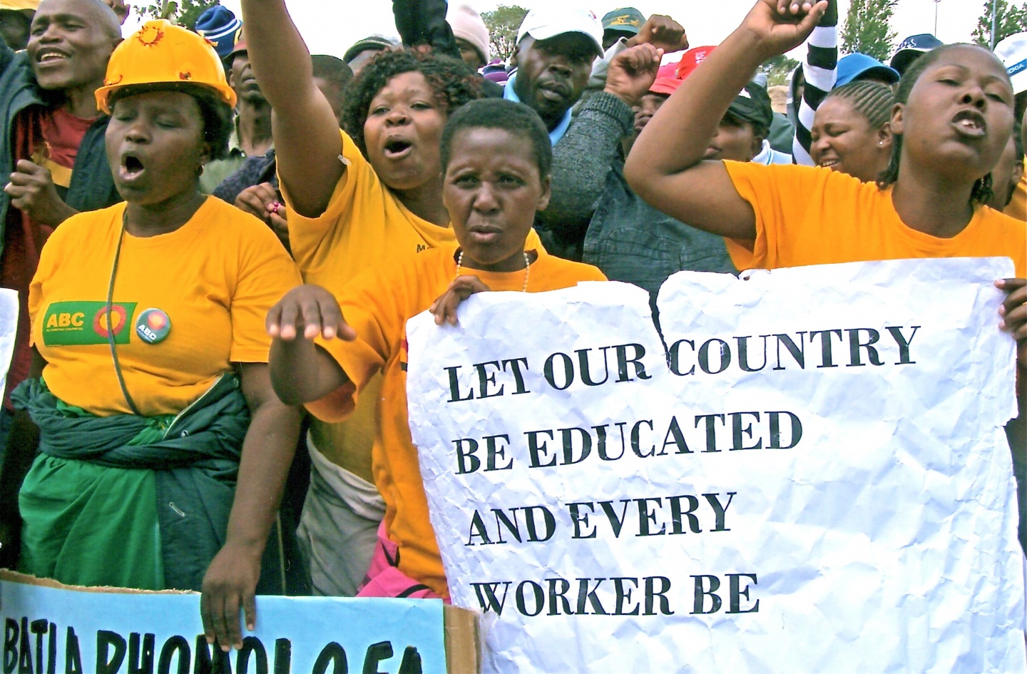 Lesotho workers march for a living wage | IndustriALL