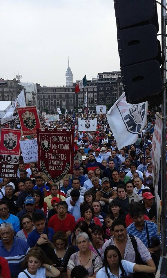 Cinco años de lucha los electricistas mexicanos: De pie, de frente y en ...